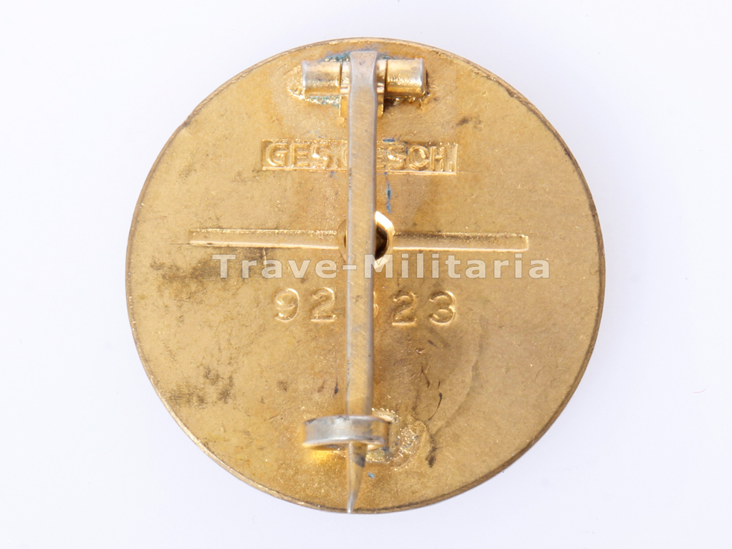 Set NSDAP Goldenes Parteiabzeichen Nr. 92823 | Archiv | Trave Militaria ...